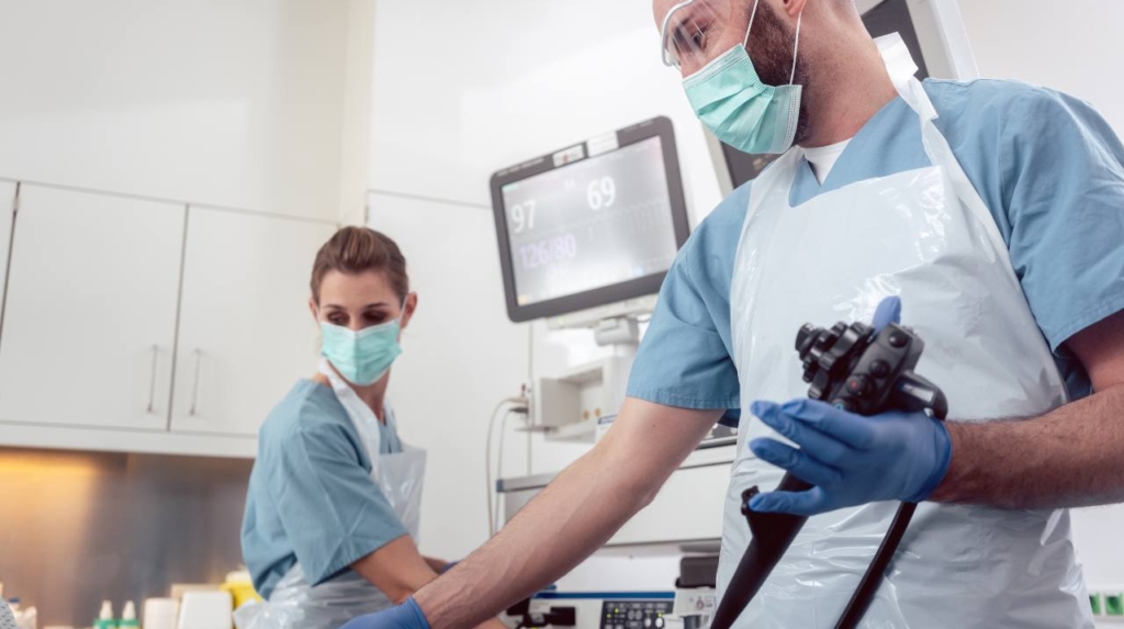 Endoscopia nasosinusal, pólipos nasales y cirugía de la sinusitis